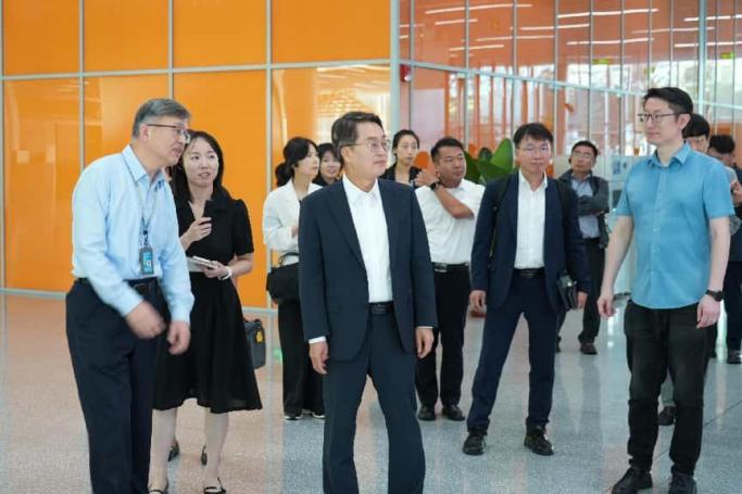 Shanghai Library_Delegation from Gyeonggi-do, South Korea, Visiting the ...