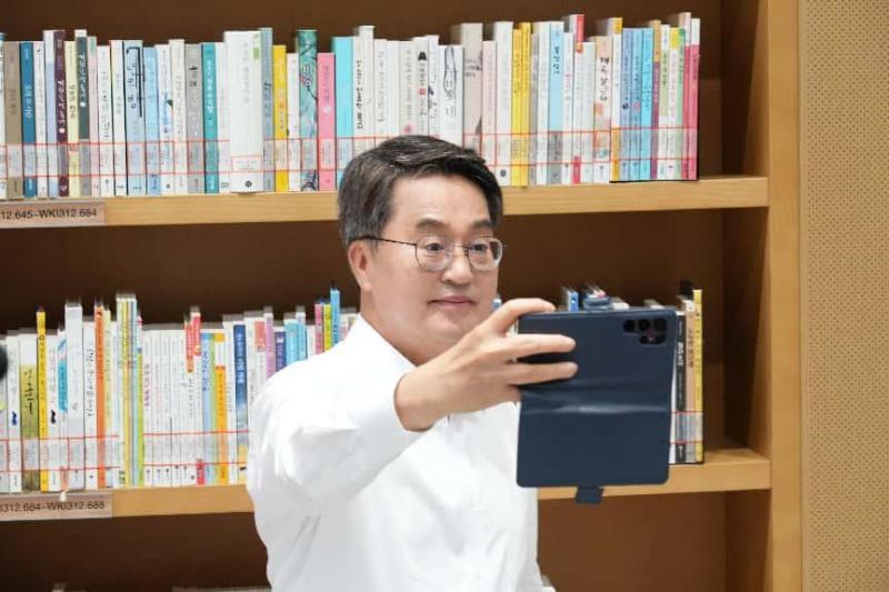 Shanghai Library_Delegation from Gyeonggi-do, South Korea, Visiting the ...